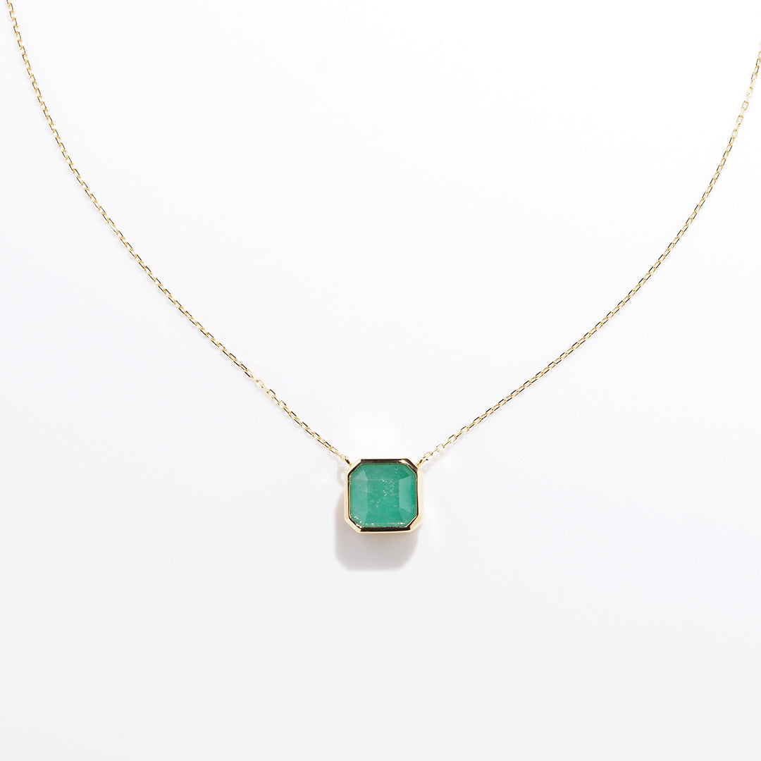 エメラルド・覆輪留ネックレス・スクエアエメラルドカット・イエローゴールド｜オーダージュエリー製作事例004｜MASHIRO